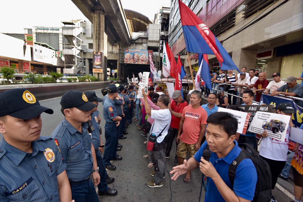 Piston threatens Duterte: Talk to us, or we'll give you monthly strikes