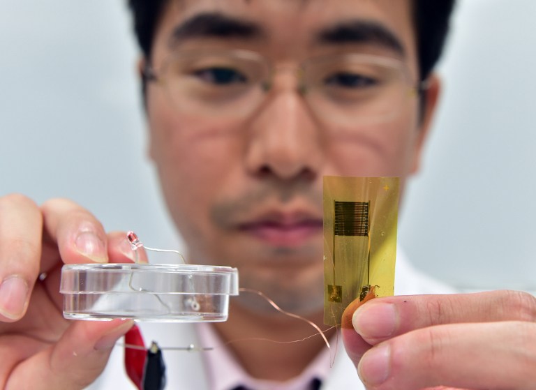 Japan team develops ultra-thin thermometer