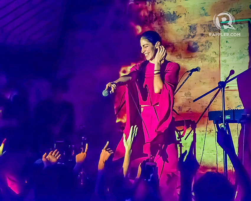 [IN PHOTOS] Chairlift: Bringing their rich synthpop sound to Manila