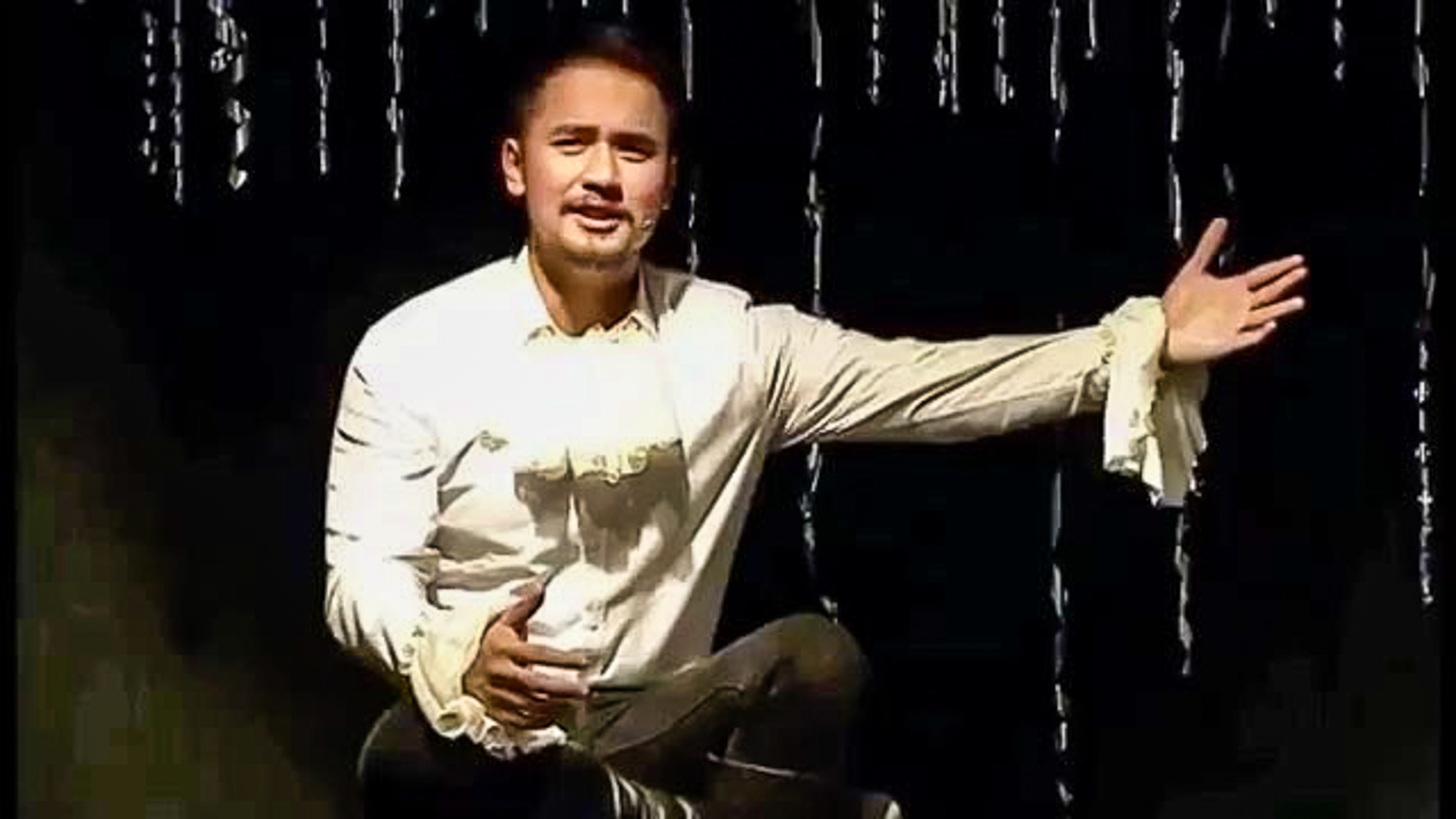 WATCH: JM de Guzman back onstage, performs Broadway hit