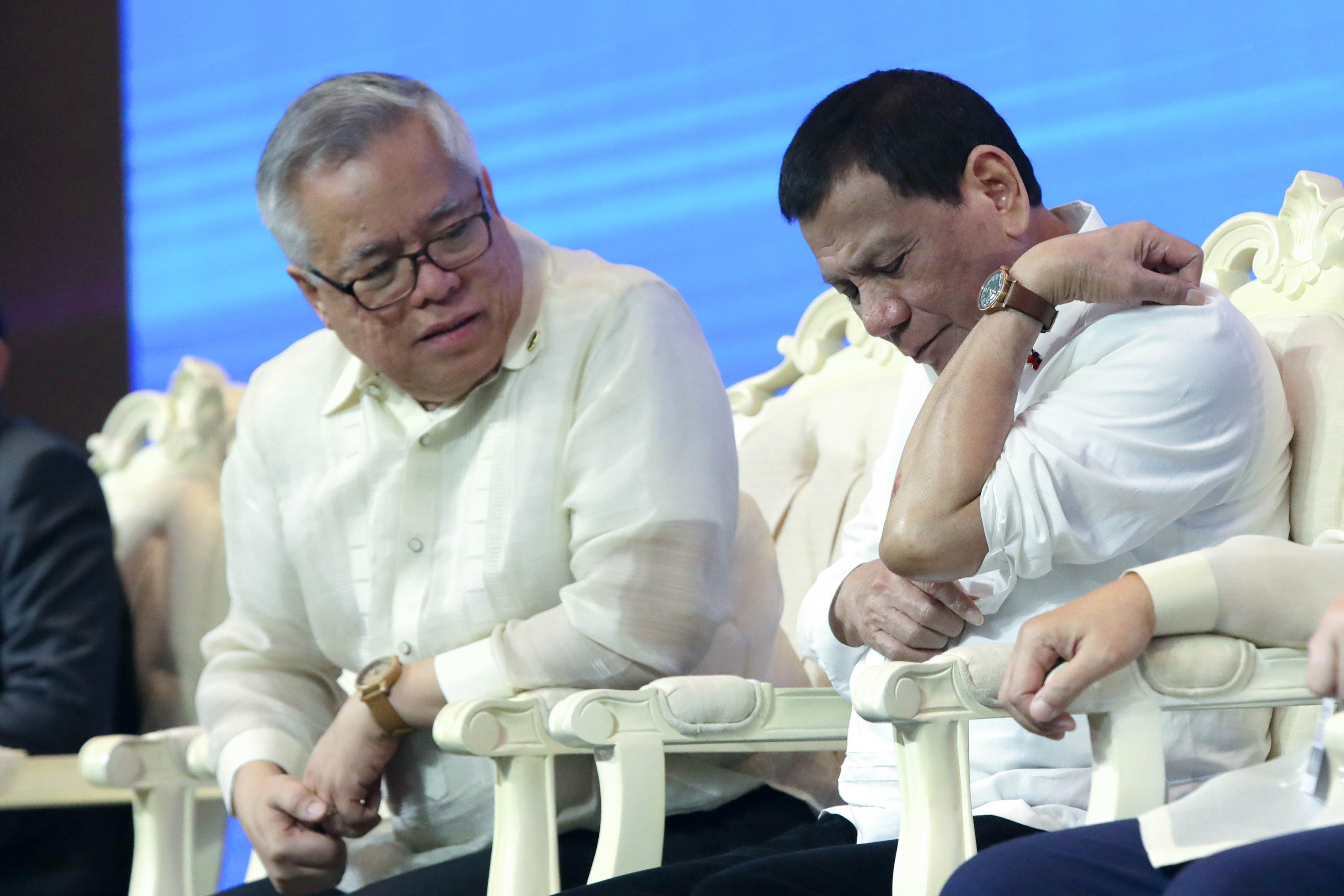 LOOK: Duterte shows arm wound after motorcycle mishap