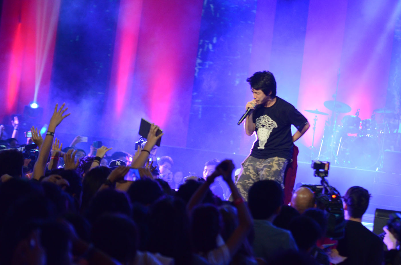 IN PHOTOS: Stars step out for YouTube FanFest Manila 2016