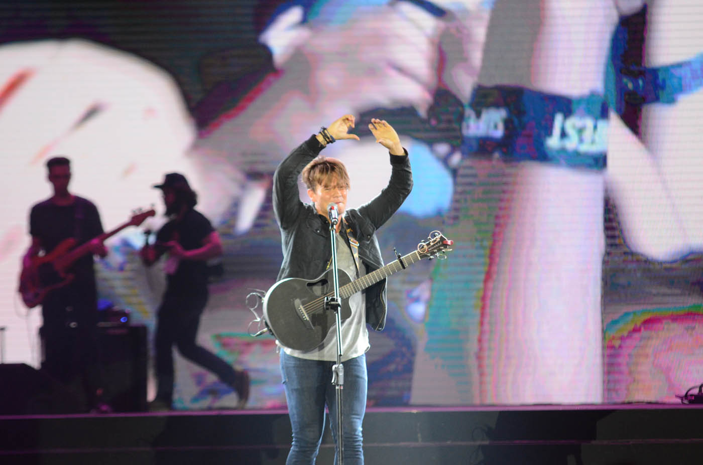 IN PHOTOS: Stars step out for YouTube FanFest Manila 2016