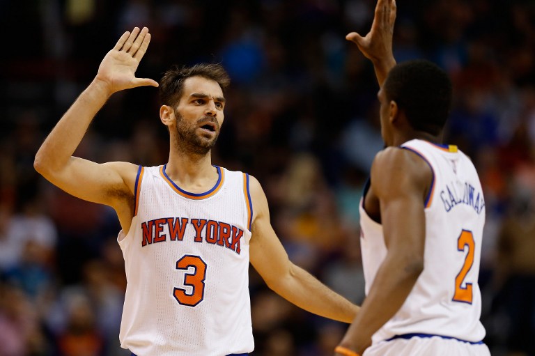 WATCH: Calderon hits game-winner as Knicks beat Lakers
