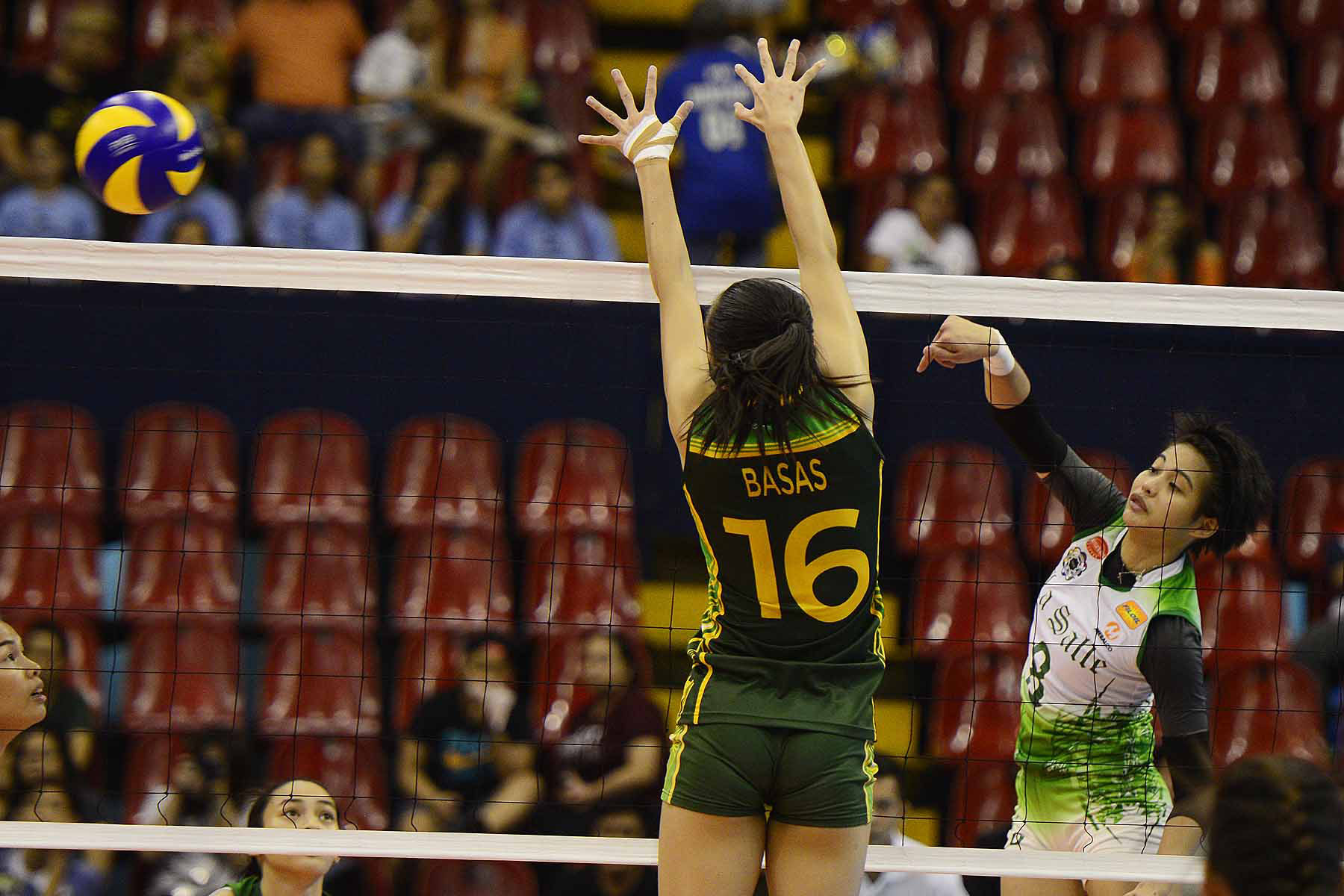 DLSU Lady Spikers sweep Lady Tamaraws in Ara Galang’s return