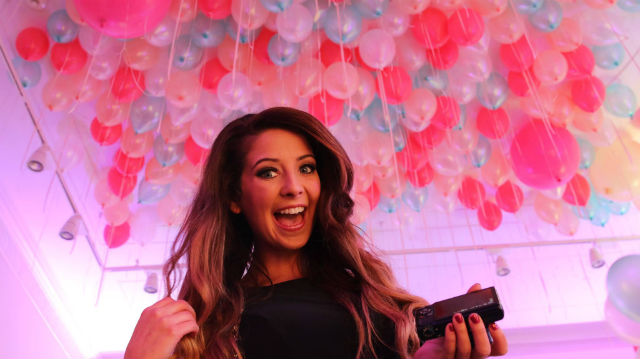 Internet star Zoella had 'help' writing book