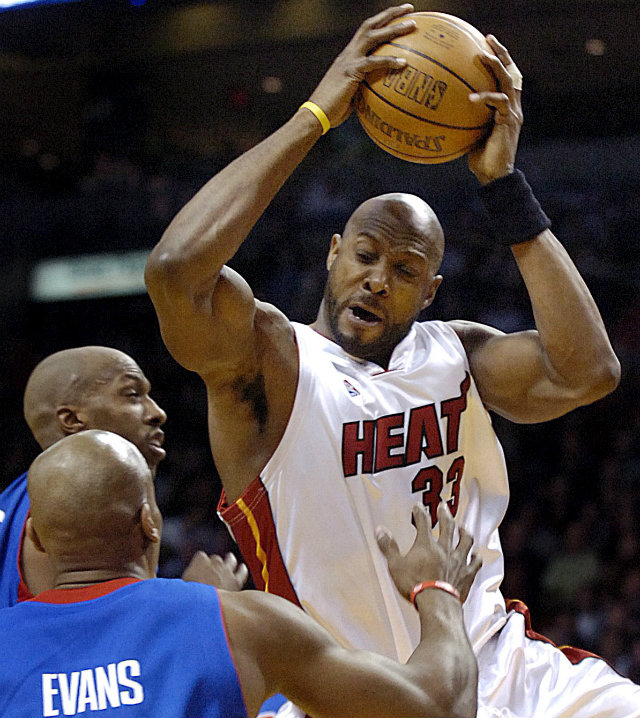 NBA: Mourning, Richmond inducted to Hall of Fame