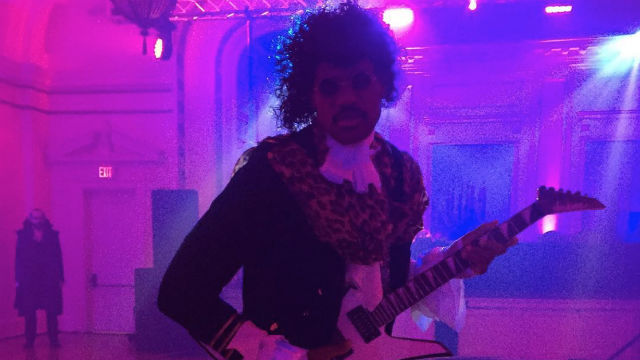 WATCH: LeBron James, dressed as Prince, sings ‘Purple Rain’
