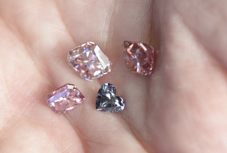 Compressed diamond sheds light on mega-planets