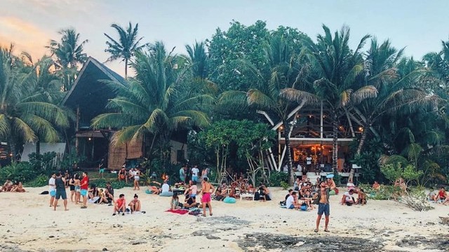 Comments go wild after Siargao resort calls out 'self-proclaimed ...