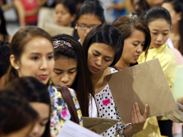 Want extra income this Xmas? Makati hiring young interns