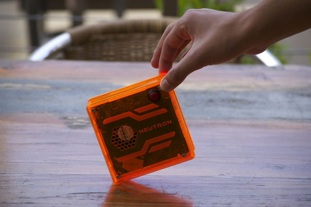 Atom Computer crowdfunding Neutron mini-computer