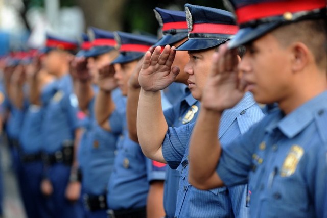 Duterte studies P50,000 minimum wage for PNP