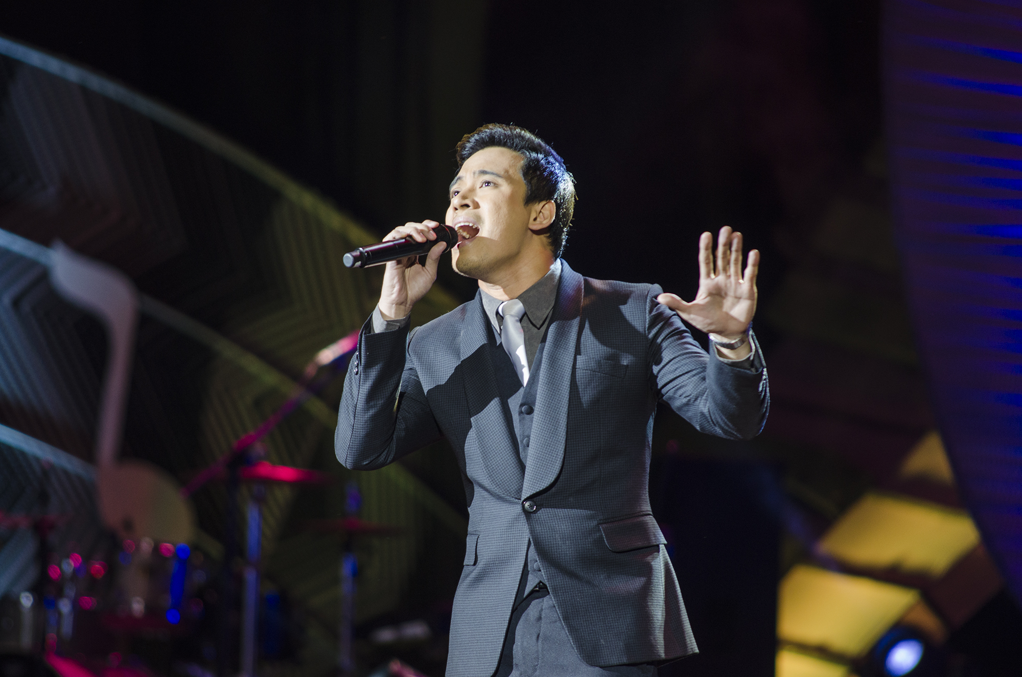IN PHOTOS: PH stars at PMPC Star Awards for Music 2015