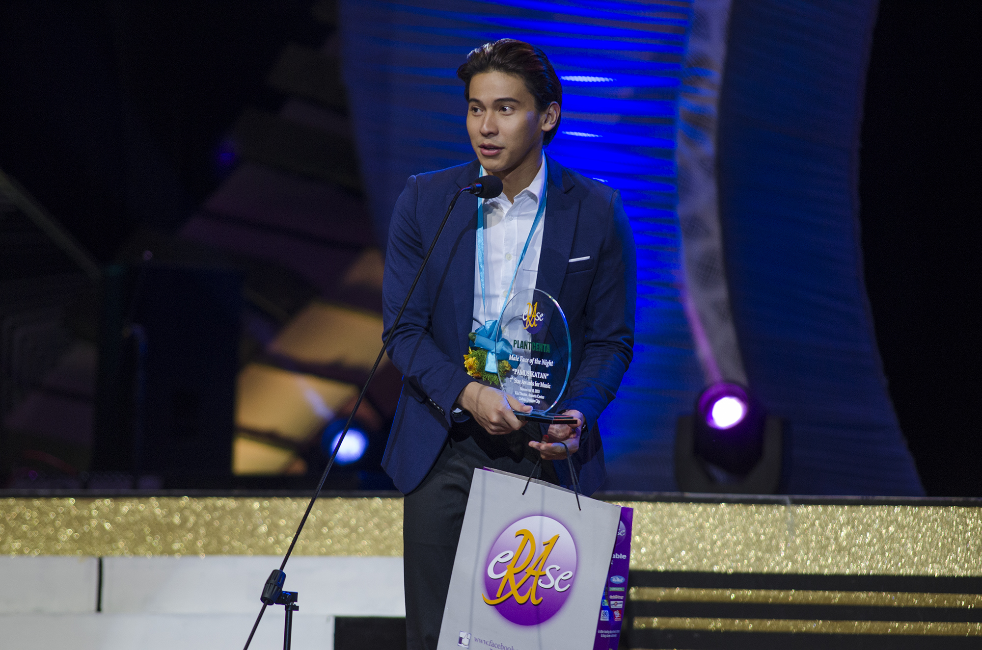 IN PHOTOS: PH stars at PMPC Star Awards for Music 2015