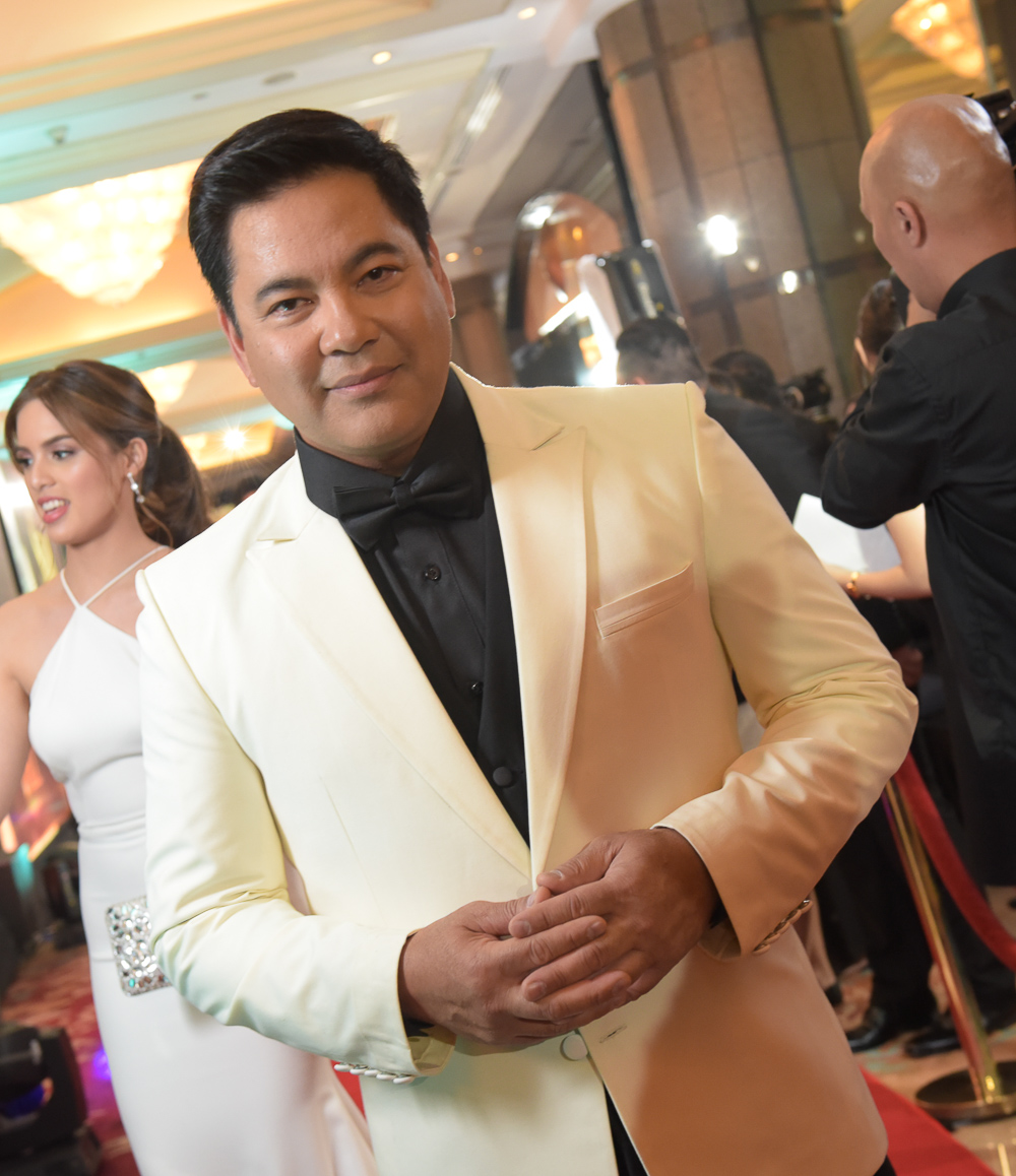 IN PHOTOS: Star Magic Ball 2016 – all the red carpet looks here