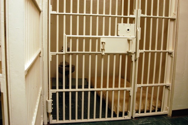 U.S. prison guards request clemency for heroic death row inmate