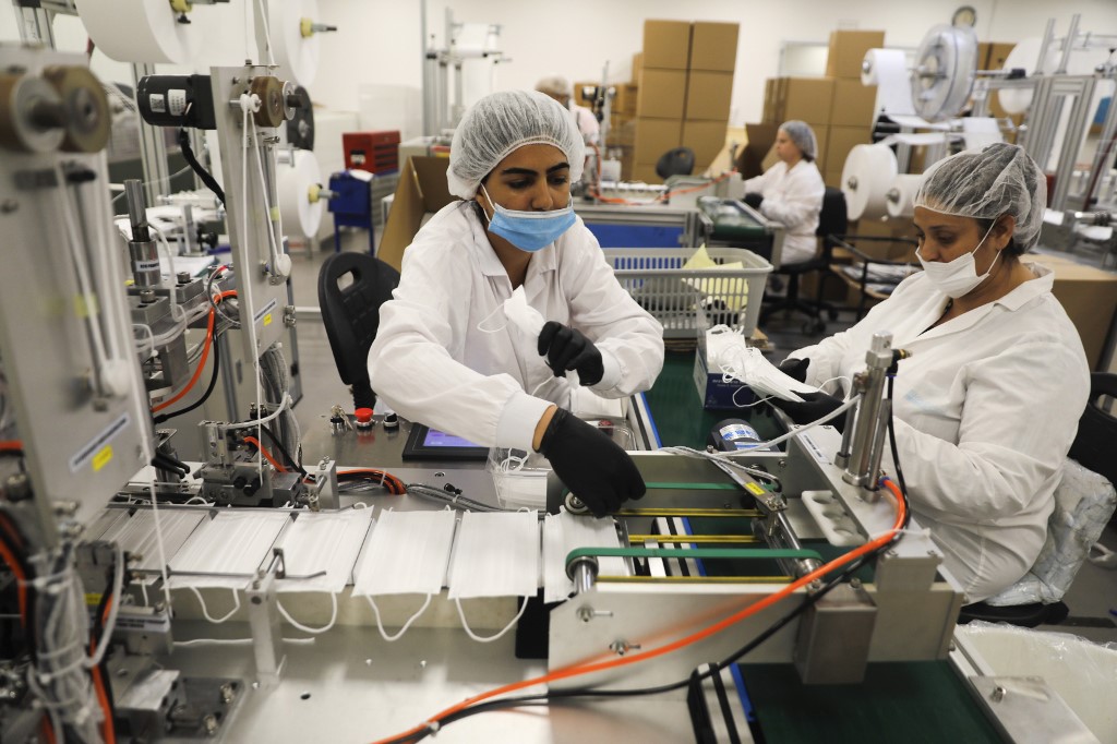 Israel aims to end imports by making own masks