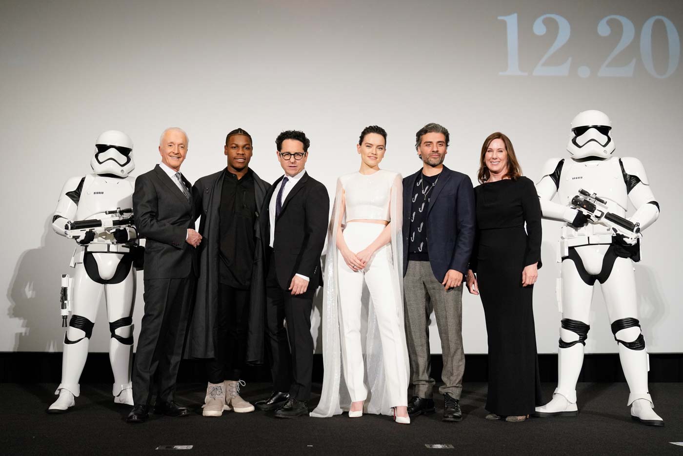 IN PHOTOS: ‘Star Wars: The Rise of Skywalker’ stars hit the red carpet ...